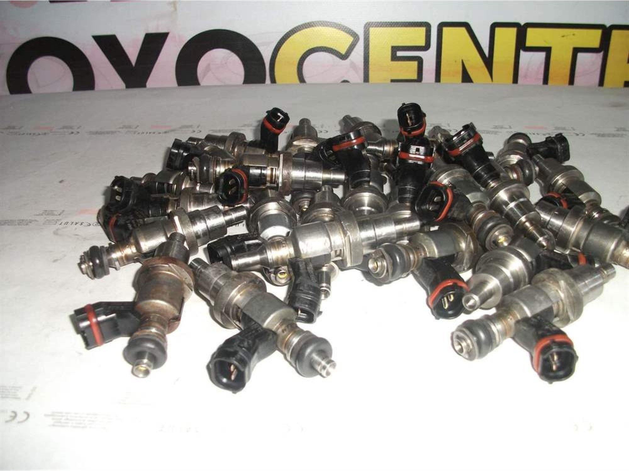 Toyota Avensis 1 Az 2.0 Vvt Benzinli Siyah Enjektor-23250-28030